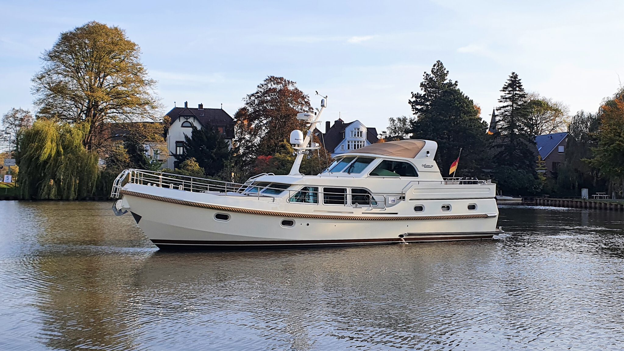 Ihre gebrauchte Linssen Yacht bei Hennings Yachtvertrieb